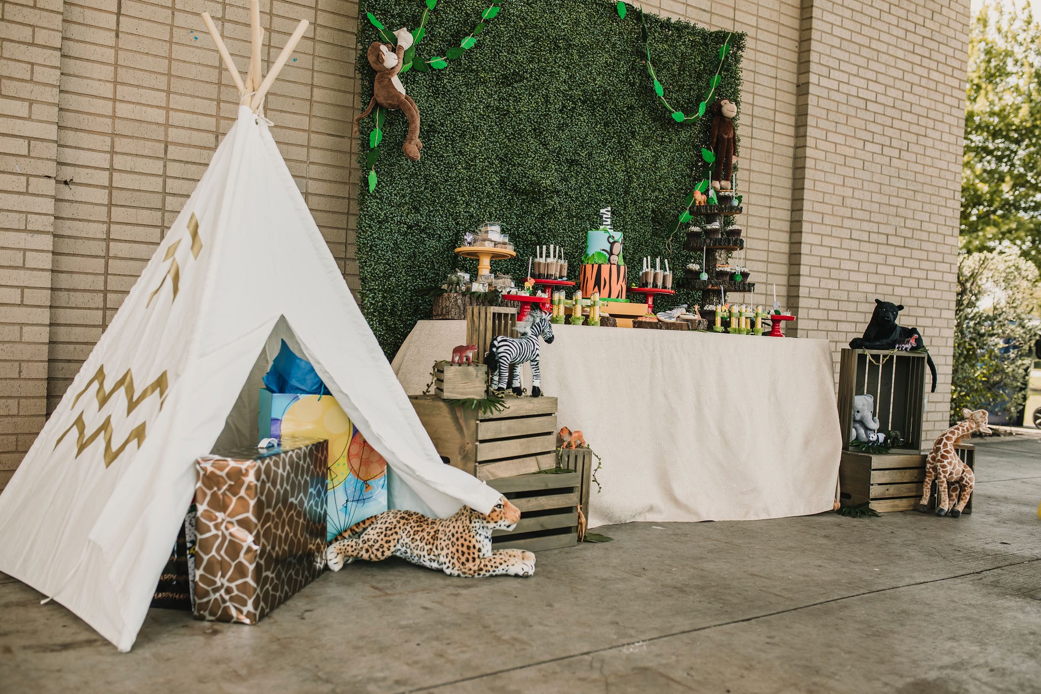 How To Throw a Jungle-Themed Party - DFWChild