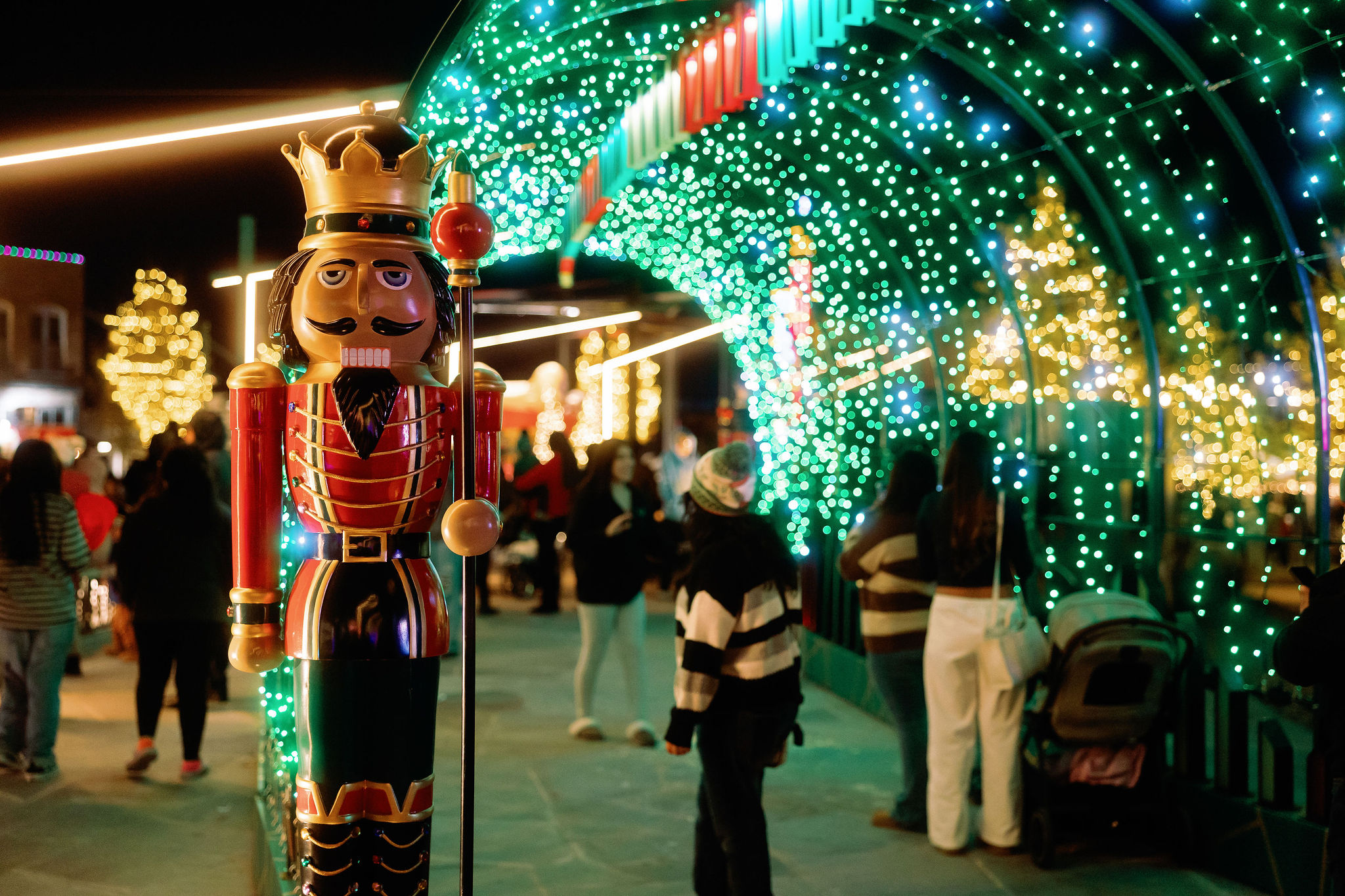 Garland Square on Ice - DFWChild